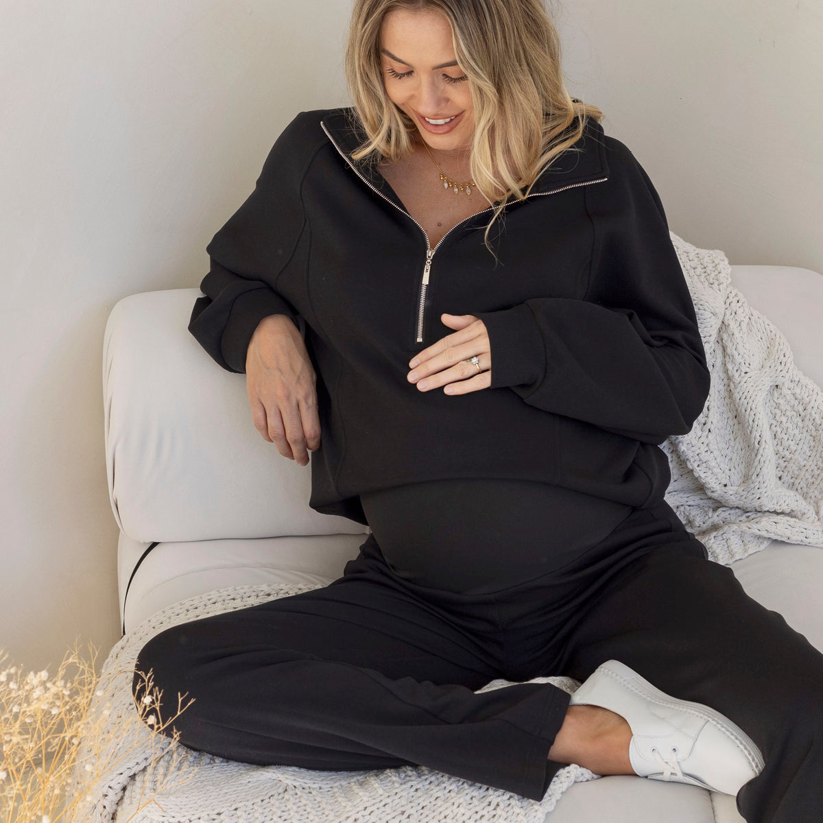 Maternity Zipper Track Top in Black – Angel Maternity Australia